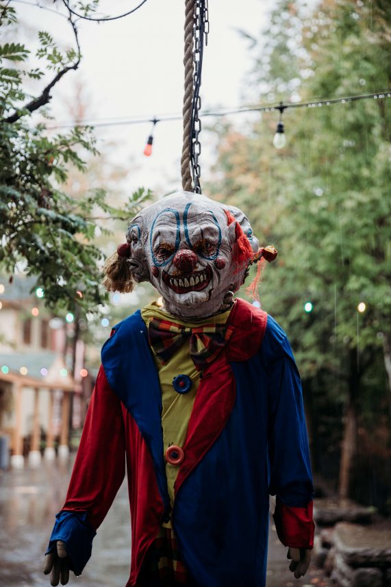 Behind-The-Scenes: Watch Scarywood Come Alive! - Silverwood Express